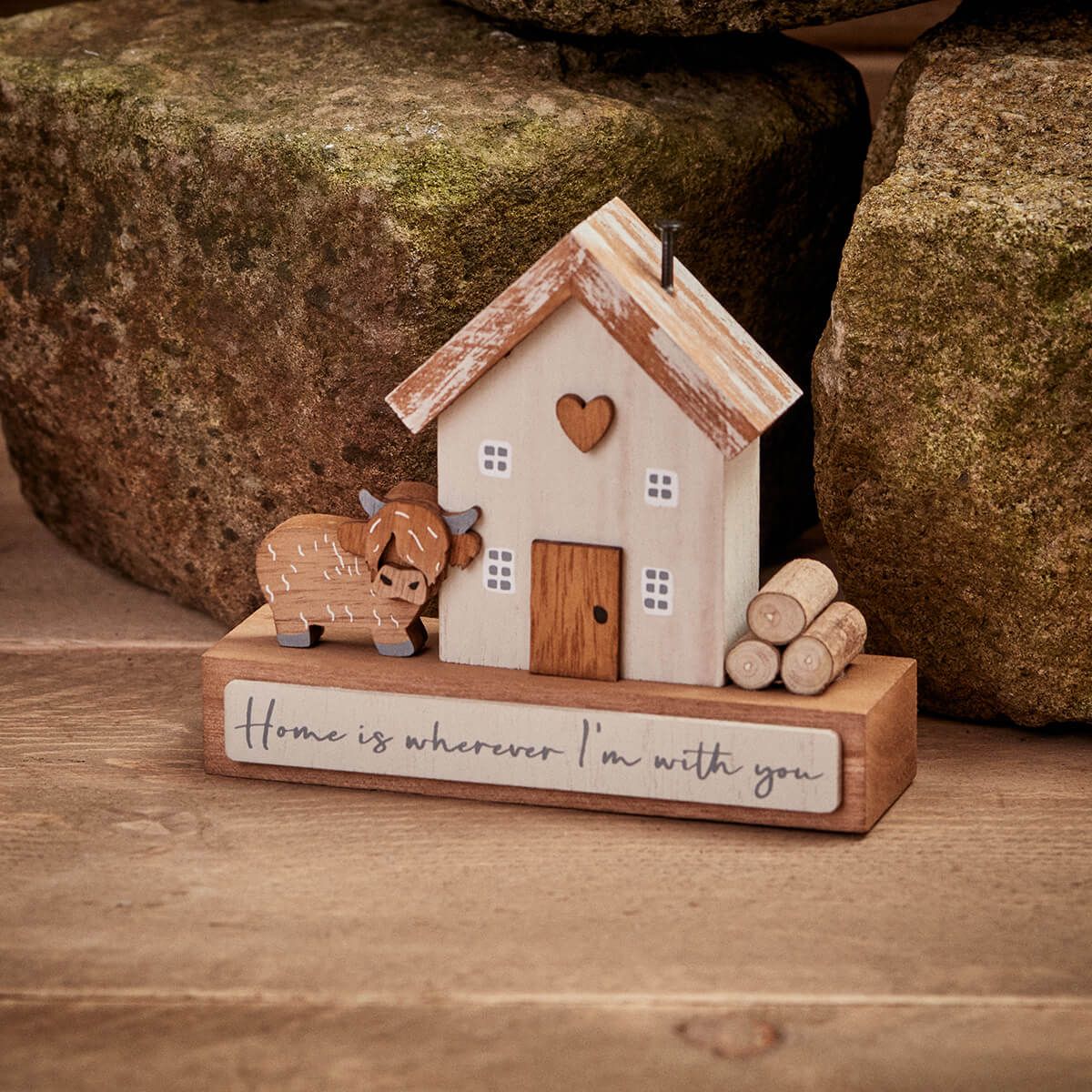 Dougal Highland Cow House Block Natural Wood Logs – Home Made Beautiful